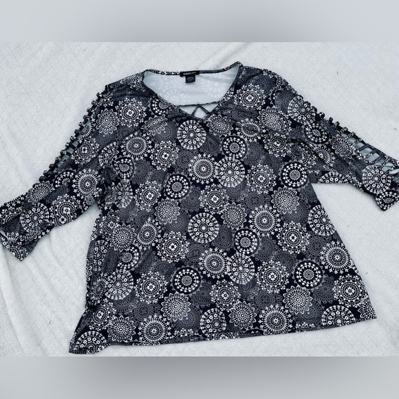 Robert Louis | Tops | Robert Louis Plus Size Blouse | Poshmark